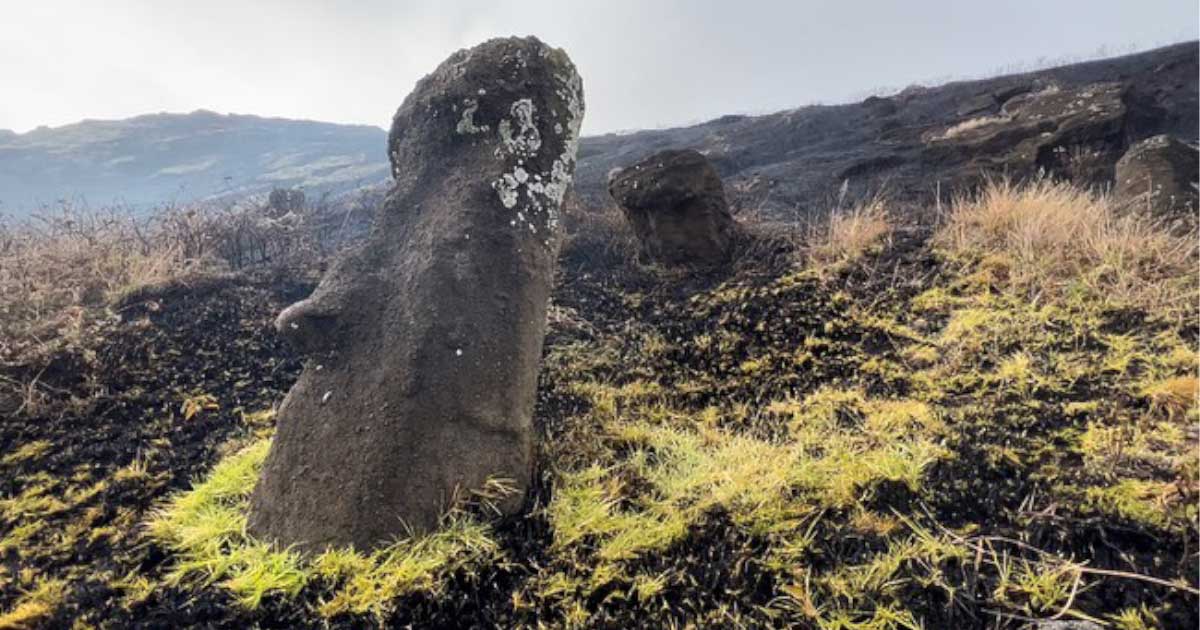 700-Year-Old Moai Statues Irreparably Damaged by Fire on Easter Island ...